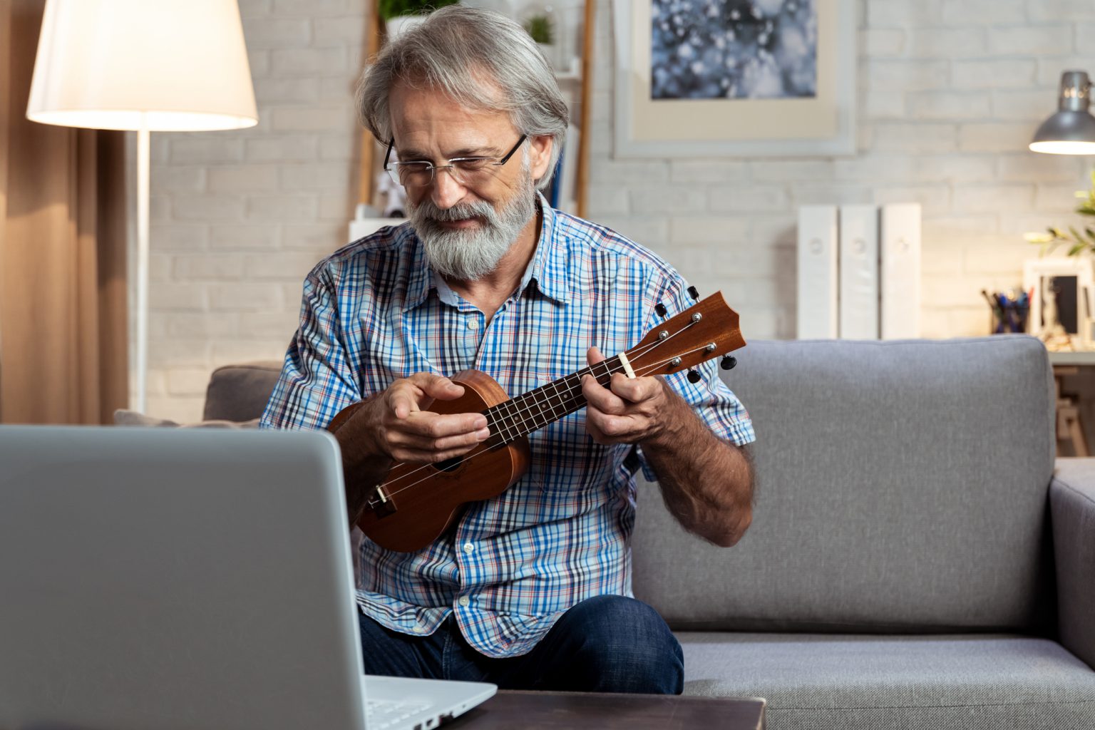 Alzheimer’s to stroke: What playing an instrument does for your brain ...