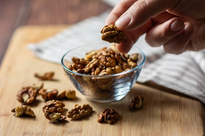 6 changes that happen when you eat walnuts - Easy Health Options®