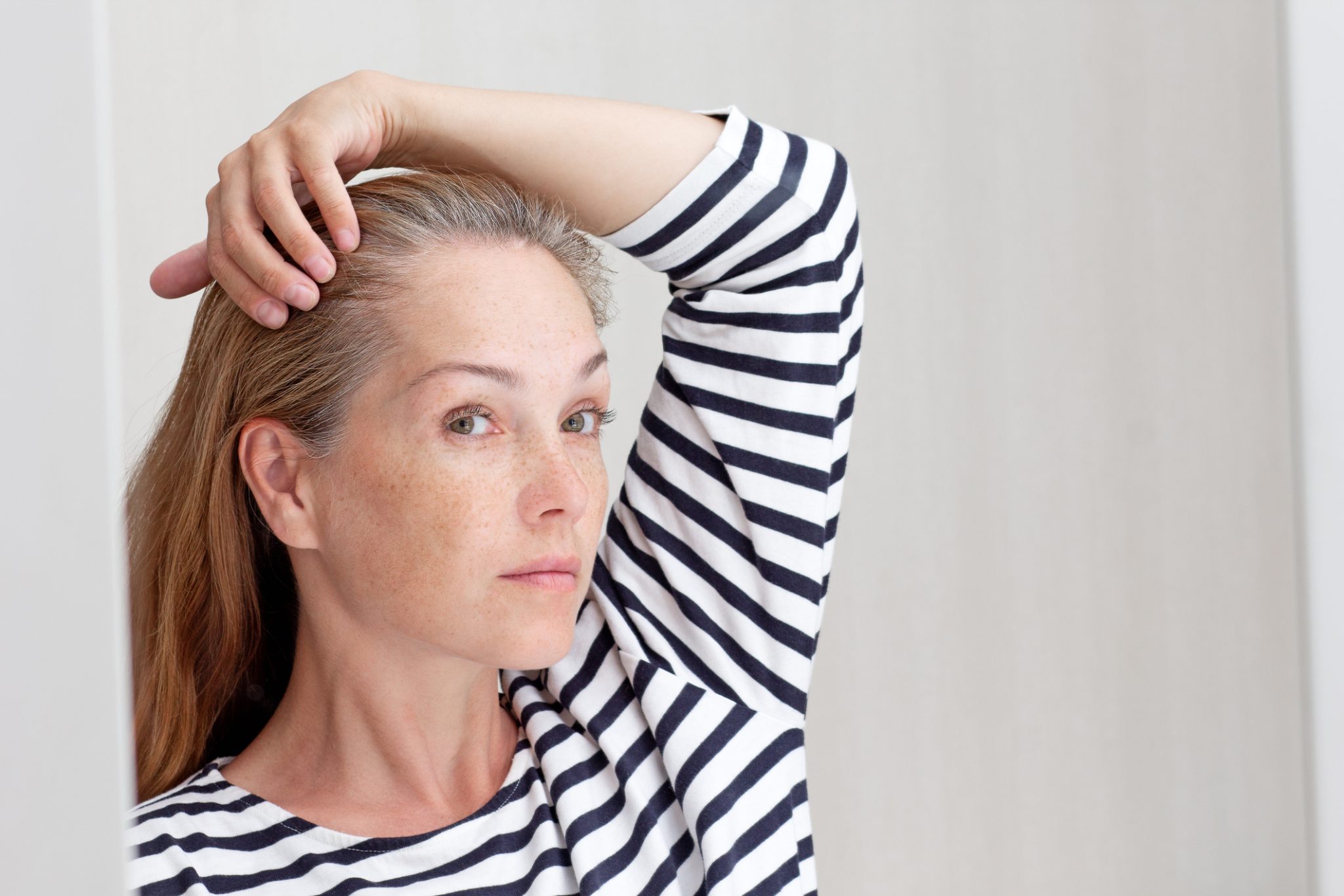 What makes hair gray? Stuck cells that hold cancer clues too - Easy ...